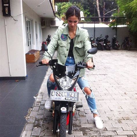 Hot Mama Ini Masih Pantas Rasanya Jadi Mahasiswi Duh Yang Awet Muda