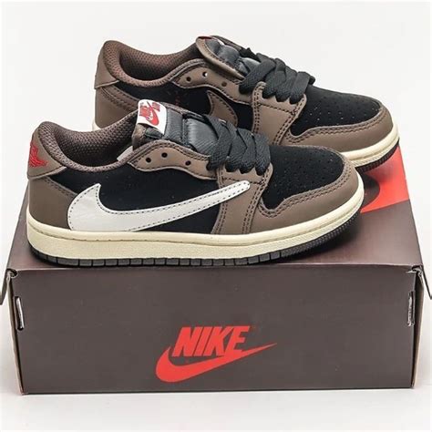 خرید و قیمت کتونی بچه گانه نایک ایر جردن ۱ بدون ساق تراویس اسکات قهوه