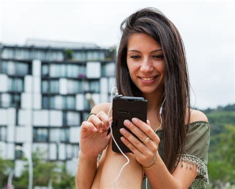 Why SMS Marketing Is Still Popular