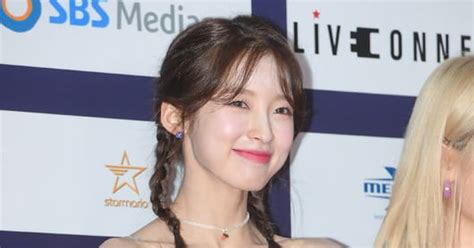 [사진]오마이걸 아린 섹시 배꼽 드러낸 화끈한 의상