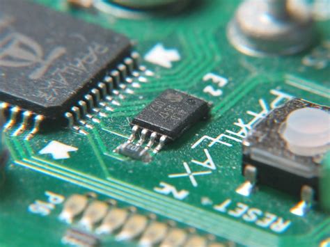 Macro test: SMT EEPROM | Uploaded by wireless storage card. | Flickr