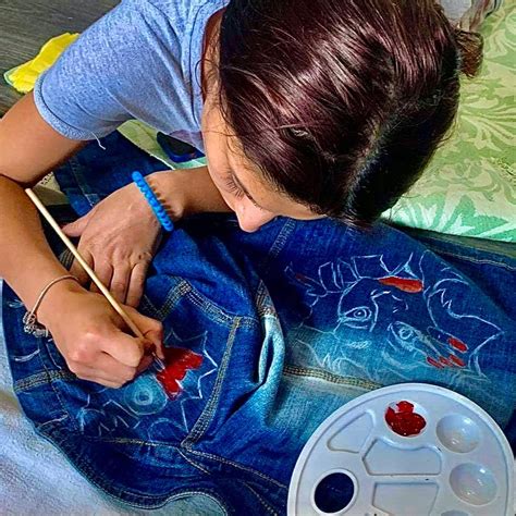 Ръчно рисувани дрехи