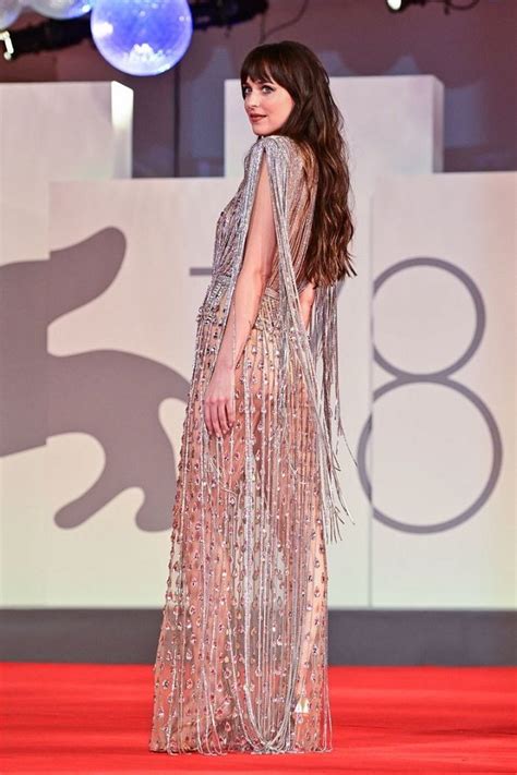 Dakota Johnson Dennisg