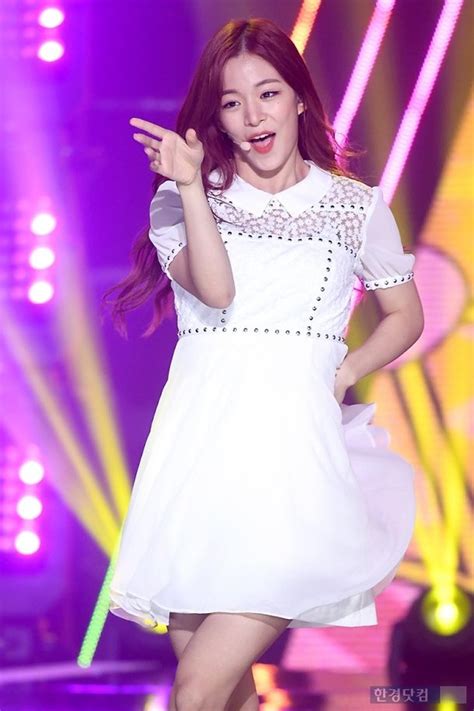 [포토] 프로미스나인 이채영 사랑스러운 모습에 시선강탈~ 네이트 연예