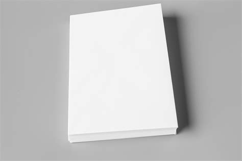 빈 초상화 A4입니다 소책자 잡지 회색 변하기 쉬워 배경에 고립 된 백서 회색 절연 공란에 대한 스톡 사진 및 기타 이미지 공란 깨끗한 디자인 Istock