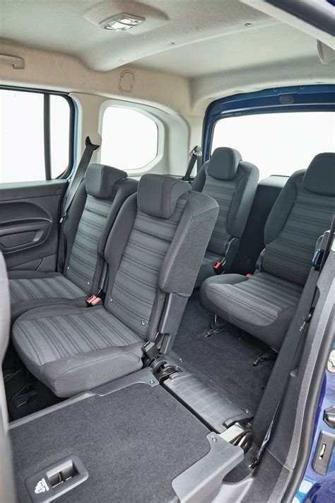 Opel Combo пето поколение на старо солидна баничарка на солидна цена