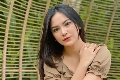 Biodata Mahalini Raharja Lengkap Dengan Agama Umur Instagram Profil Penyanyi Jebolan