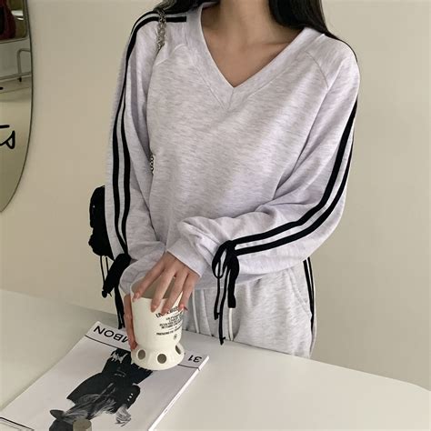 모두집 빠른출발리본맨투맨 리본 오버핏 맨투맨 브이넥 트랙 블루종 맨투맨 그레이 블랙