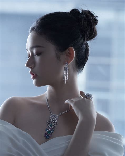 China Entertainment News Lin Yun At Film Festival Closing Ceremony