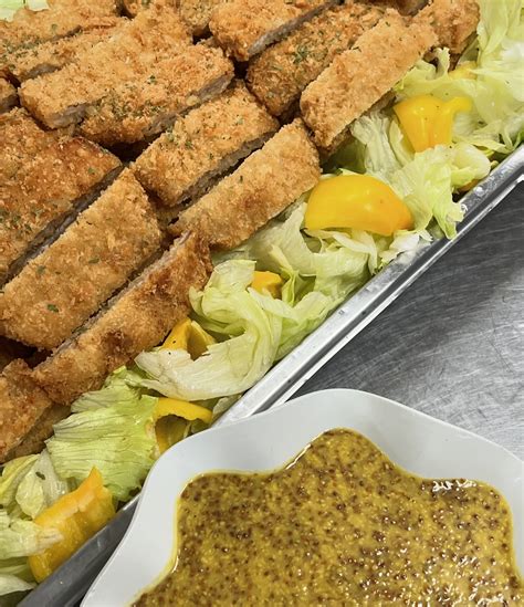 영양사 이소연 ෆ̈ 돈까스샐러드 And 씨겨자드레싱 And 양념순두부 And 김가루 And 반달단무지 And 얼큰 부대찌개 👩🏻‍🍳 5초 같은 5일연휴가 지나고 다시 급식길 🥹 농산수급