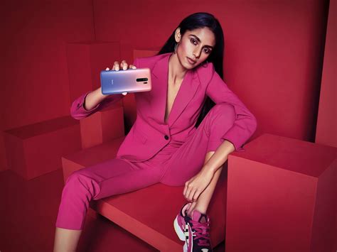 Redmi Prime Phone Dhanya Raghavan Makeup Artist