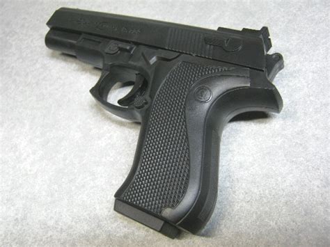 『FLET'S』で買った『P.729 BB HAND GUN』: パソコン・FXなどに関する日記