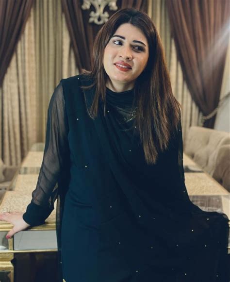 Aroosa Khan Shares Stunning New Pictures From Switzerland Showbiz Secret