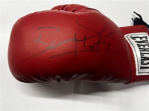 I Need Help Verifying The Signature On This Boxing Glove Rautographassistance