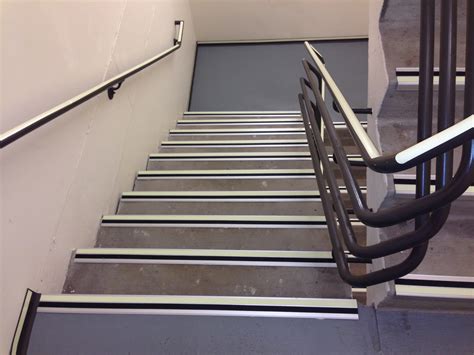 Div 10 1443 Luminous Egress Path Markings By American Permalight Inc