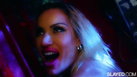 Lesbian Kissing Booth Search