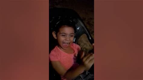 Niña Canta Mientras Se Tira Un Peo Youtube