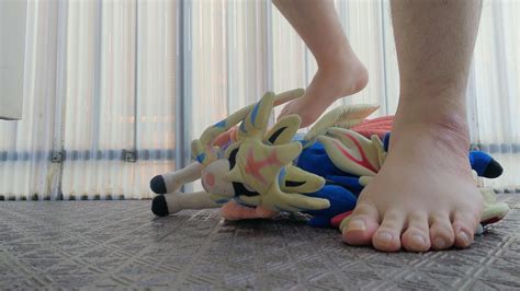 踏みつけ YouTube