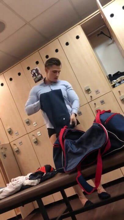 Locker Room Spy Guy Thisvid Com