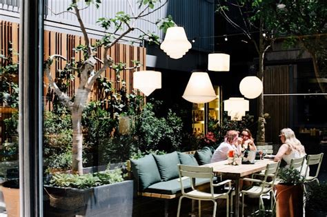 Les Filles Caf Cafeter A Terraza