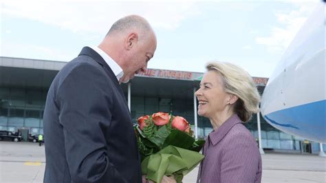 Урсула фон дер Лайен пристигна в България Новини бг