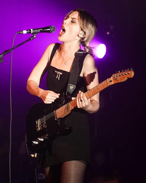 Ellie Rowsell R Sexymusicians