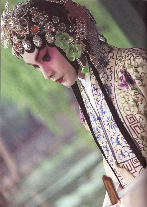 《霸王别姬》：说的是一辈子，差一年，一个月，一天，一个时辰，都不算一辈子 知乎