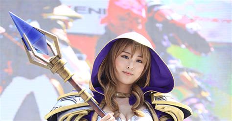 포토 E스포츠 페스티벌에 나타난 제이나 프라우드무어