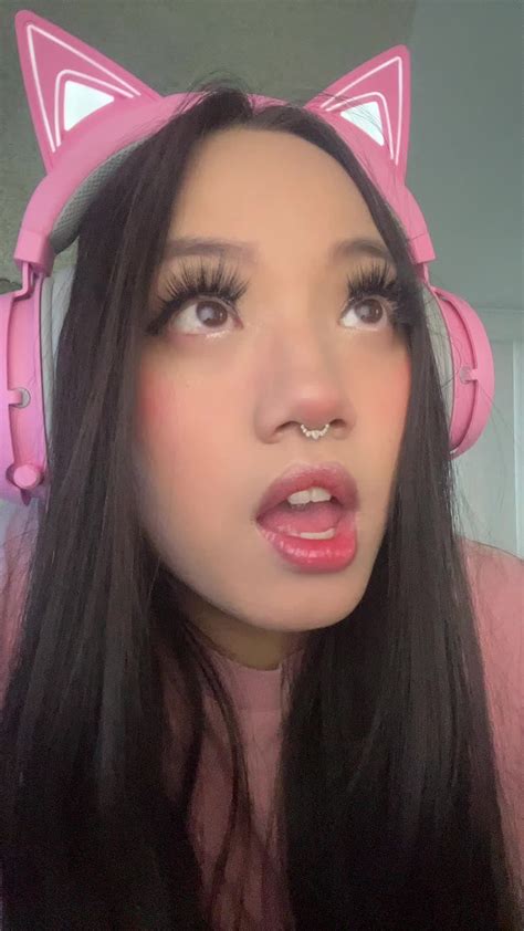 Looking At Uwu R Asiantiktokgirls