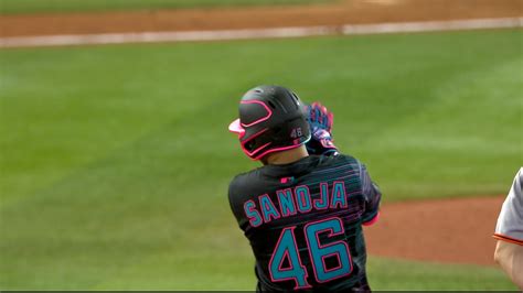 Javier Sanoja Impulsa Con Un Sencillo 31052025 Los Marlins De Miami