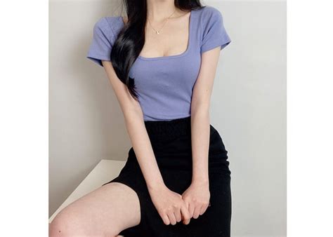 섹시추천 와이드 스퀘어넥 크롭 반팔티셔츠