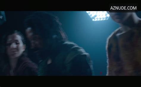 Keanu Reeves Sexy Scene In The Matrix Resurrections AZMen