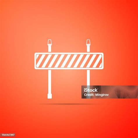 도로 장벽 아이콘 오렌지 배경에 고립 건설 과정에서 제한 영역의 상징 건물 또는 수리 작업의 울타리입니다 장애물 아이콘입니다 벡터 일러스트 개념에 대한 스톡 벡터 아트 및