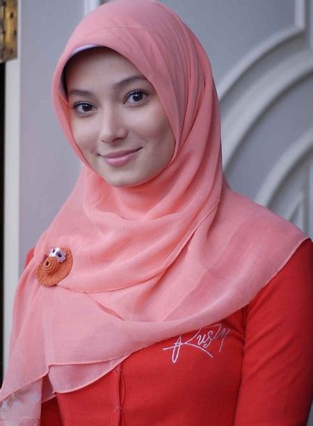 Senarai Dan Daftar Artis Indonesia Yang Murtad Dan Keluar Dari Islam Secara Mengejut Lihat