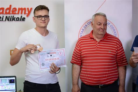 Врачени сертификатите од третиот дел од обуката за Cnc програмери и оператори Меѓународен