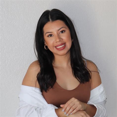 Dennise Maravilla Youtube