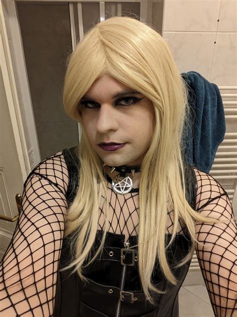 Ash - Premium Sissy (@tgirl_on_leash) / Twitter