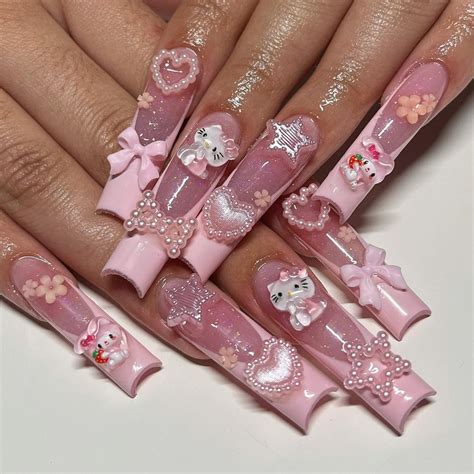23 Cutest Hello Kitty Nails For 2024 Drexplains