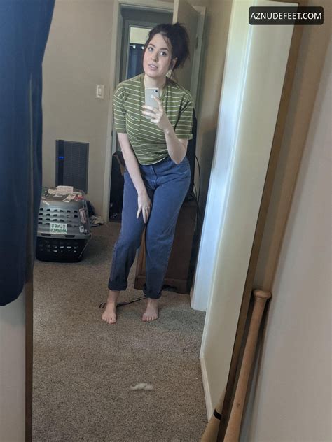 Anisa Jomha Feet Aznudefeet