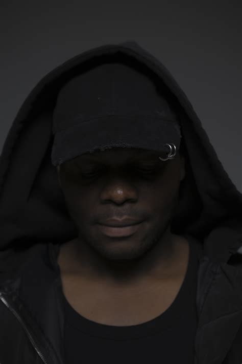 Кепка с разрывами в цвете black