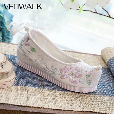 Veowalk 발목 스트랩 여성 캔버스 Hanfu 신발 중국어 수 놓은 숙녀 컴포트 의상 플랫 플랫폼 코 발가락 댄스 발레리나