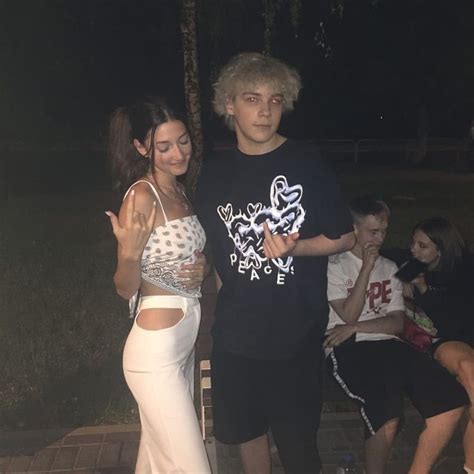 Создать мем меган фокс и колсон бэйкер Gigi Hadid And Justin Bieber брайан остин грин и