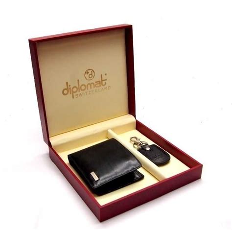 Что подарить мужчине на 65 лет