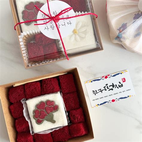 어버이날 스승의날 카네이션 대구떡집 대구동구떡집 대구이사떡 대구백일떡 대구돌떡 대구돌답례떡 대구백일답례떡 친구떡집 대구돌상차림 대구백일상차림 대구상차림떡세트대구답례떡