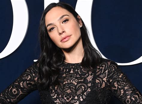 7 Body Sculpting Tips To Get Wonder Woman Fit Like Gal Gadot — Celebwell