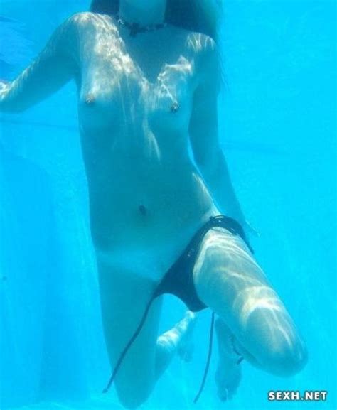 Девушки с голыми кисками Sexyteenss