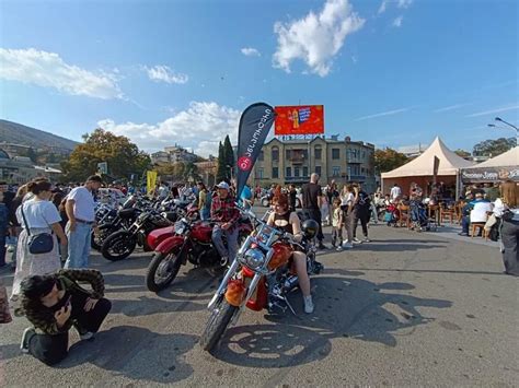 გამოფენა რომელის გამოც რესპუბლიკის მოედანი გადაიკეტა Kalaki Ge