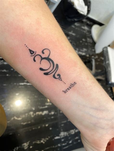 Discover 150 Tetu And Hand Tattoos Ideas On This Pinterest Board Small Tattoos Tattoos