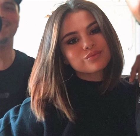 Pin by Betül on Lip Move Selena gomez cute Selena gomez short hair