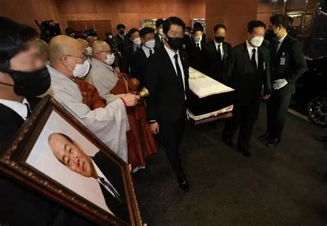 전두환 부인 이순자 “고통받은 분들께 남편 대신 사죄” 인사이트